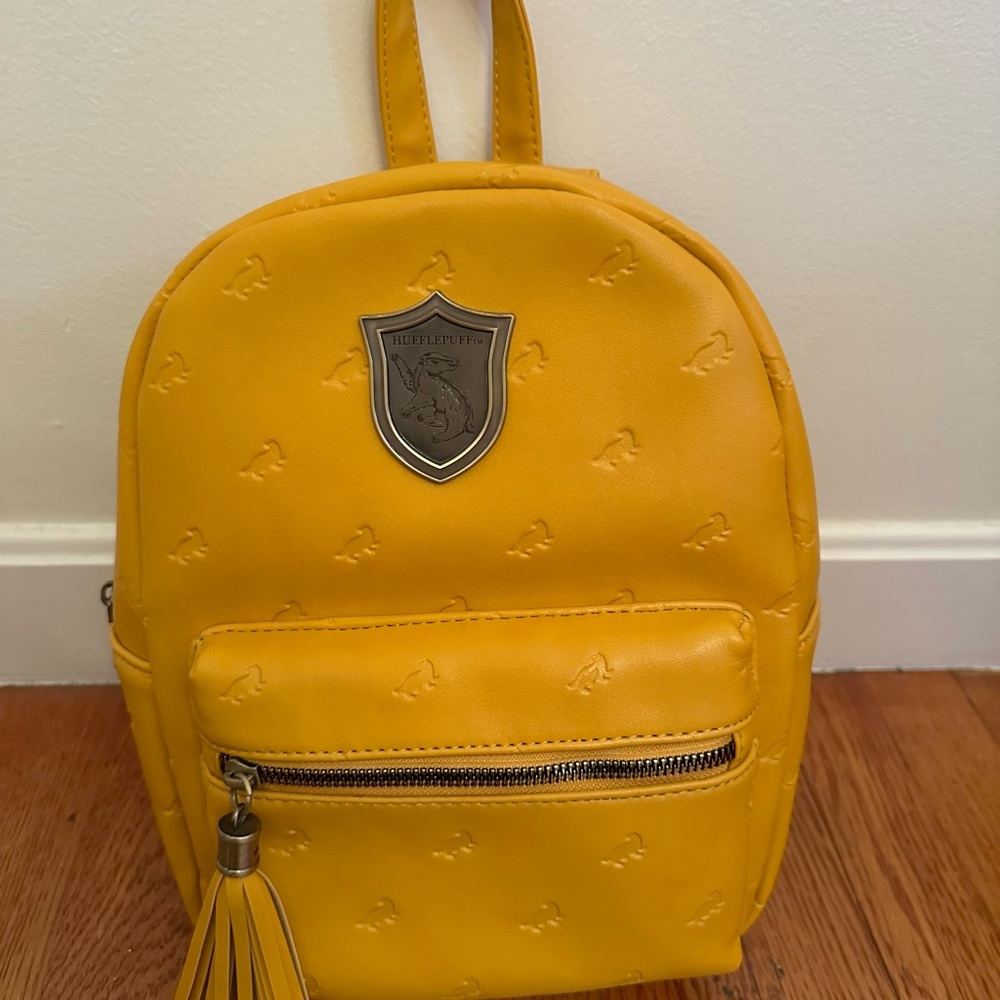 Bioworld Harry Potter Hufflepuff Mini Backpack - Gem
